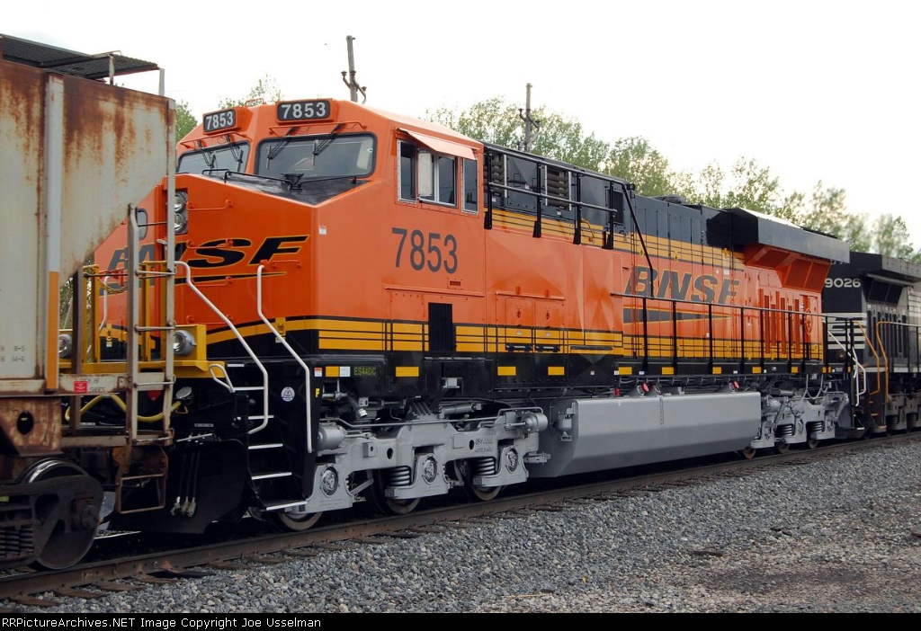 BNSF 7853